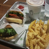 Shake Shack - Near North Side - 66 E Ohio St