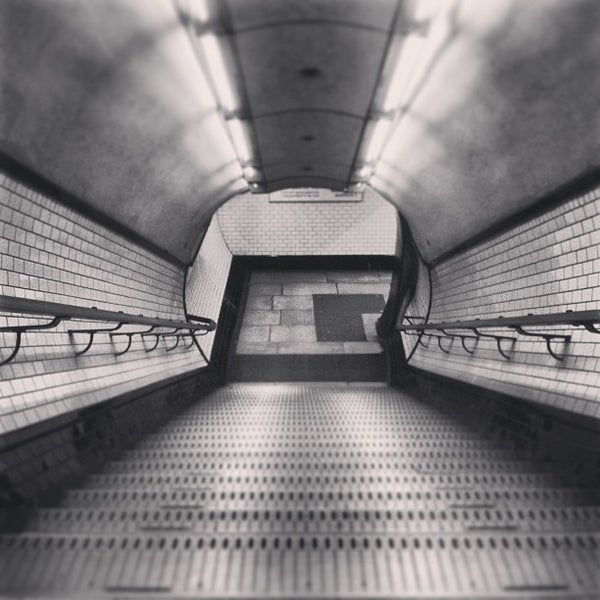 Elephant & Castle London Underground Station - Elephant and Castle - 18 ...