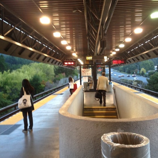Orinda BART Station - Train Station in Orinda