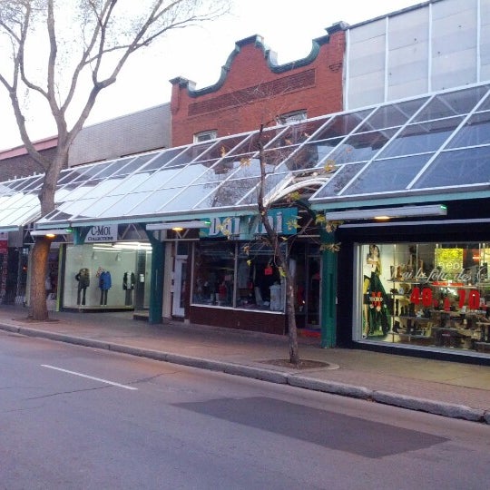 Plaza St-Hubert - Shopping Plaza in Montréal