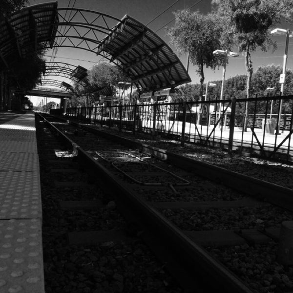 Dallas Zoo Station (DART Rail) - Cedar Crest - Dallas, TX