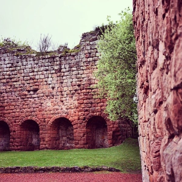 Rosslyn Castle - Roslin, Midlothian