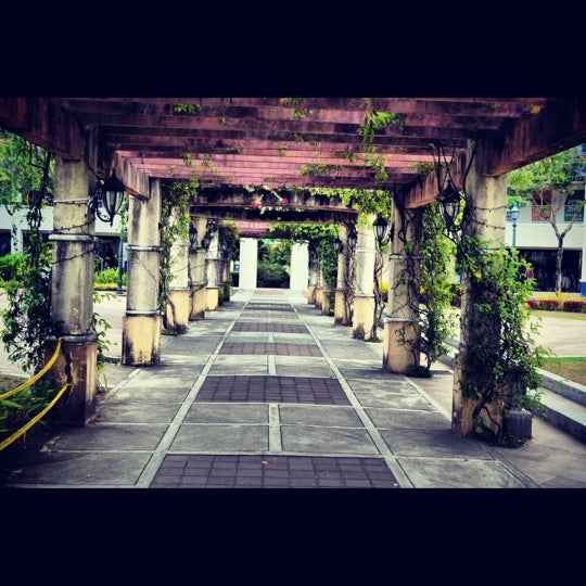 Paseo de Sta. Rosa - City of Santa Rosa, Laguna