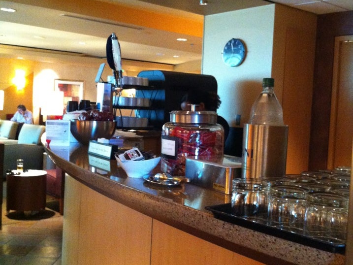 Delta Sky Club - Portland, OR (PDX) | LoungeReview.com