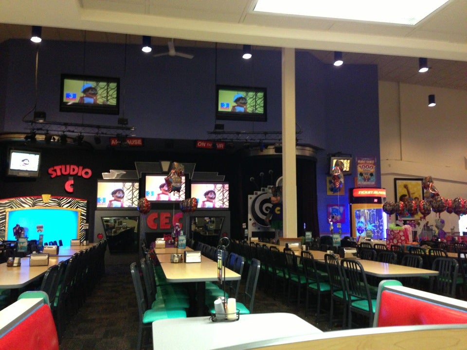 Anchorage AK Chuck e Cheese's - Retro Pizza Zone