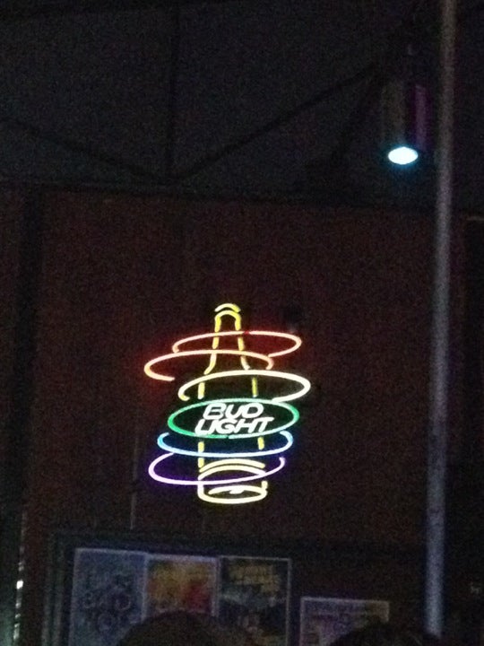 Faultline Bar Photos - GayCities Los Angeles